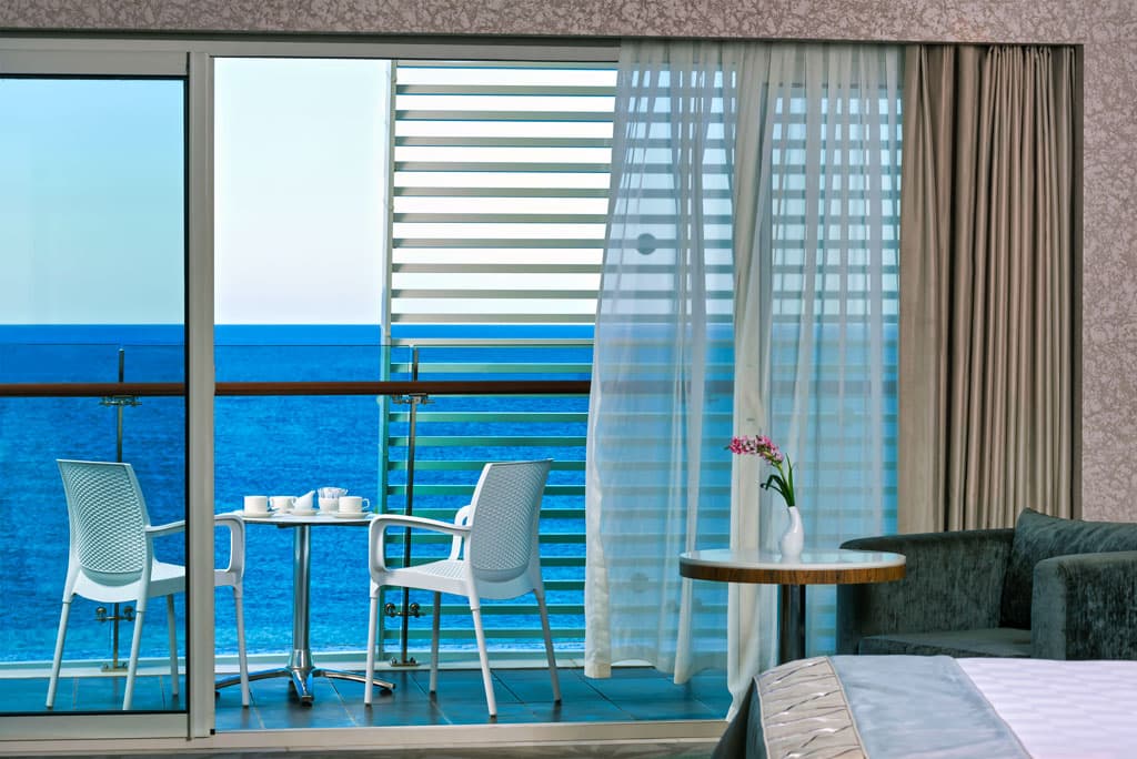 Gold Island Selected | CK Alexandria